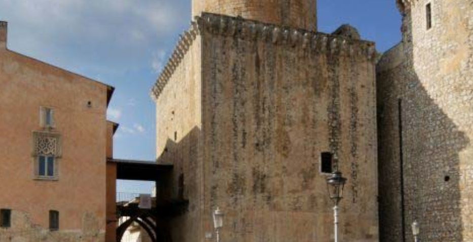 Il Parco Monti Ausoni dà libero accesso al Mastio del Castello Caetani ...